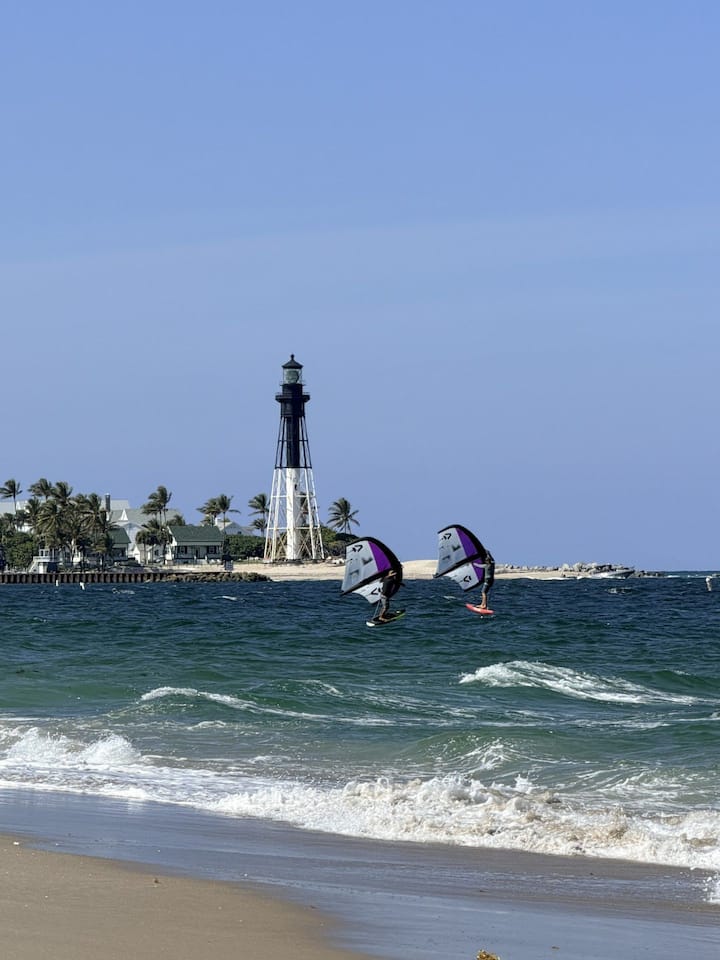 Beach Getaway | 4br W/ Balconies | Steps From Sand - Lighthouse Point, FL