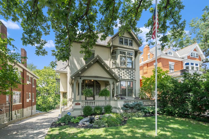 Historic 4br Gem | Walk To Uc | Free Parking - Cincinnati