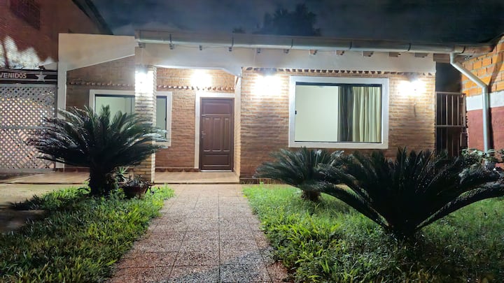 Casa Amplia En Luque - Areguá