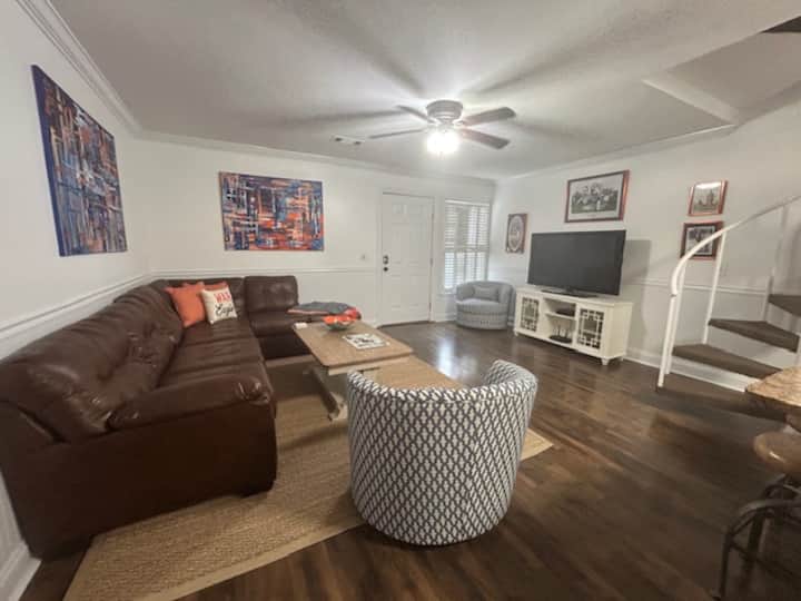Au Gameday Condo 2bd/2ba - Auburn, AL