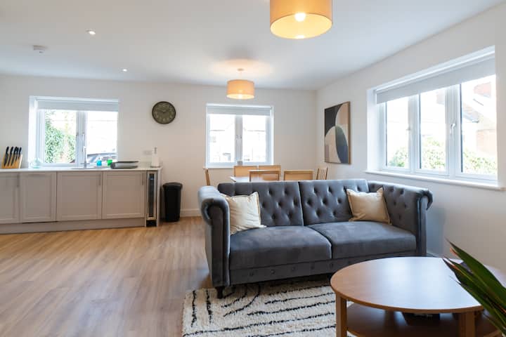 Stylish 2-bed Apt | Minutes From Bradgate Park (1) - Loughborough