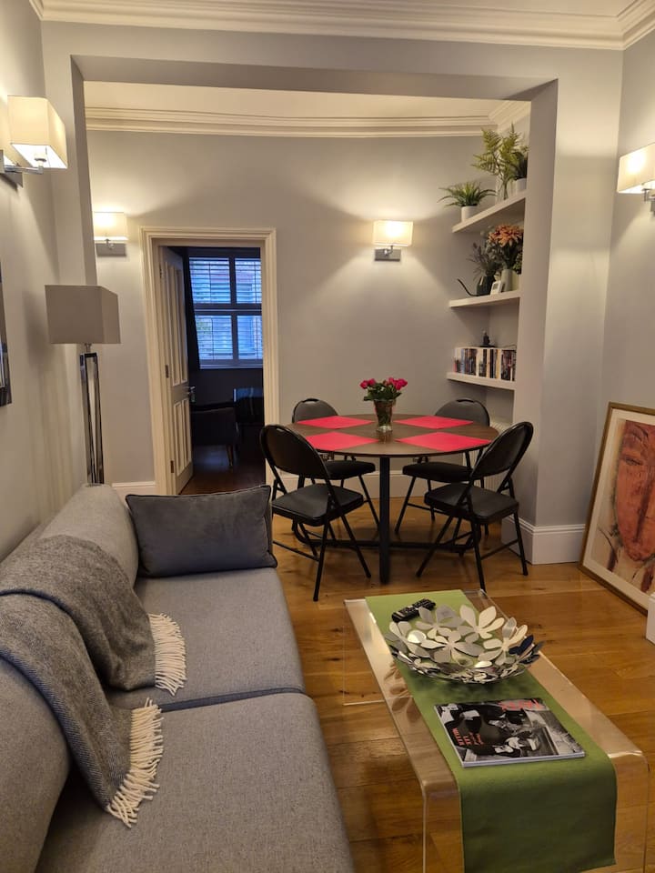 4 Bedrooms / Central London / Zone 1 / 8 Guests - London