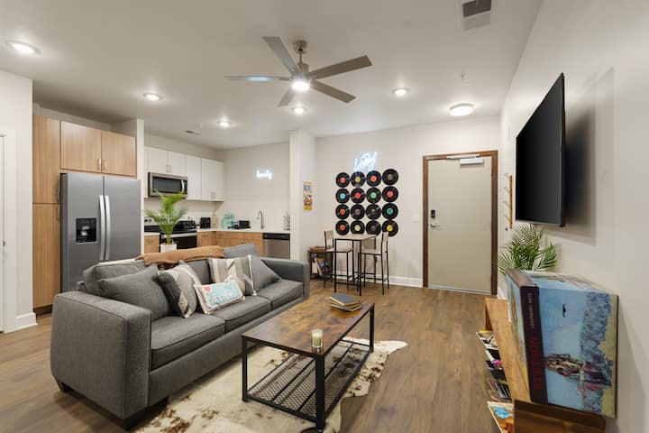 Modern Vintage In The Gulch - Nashville, TN