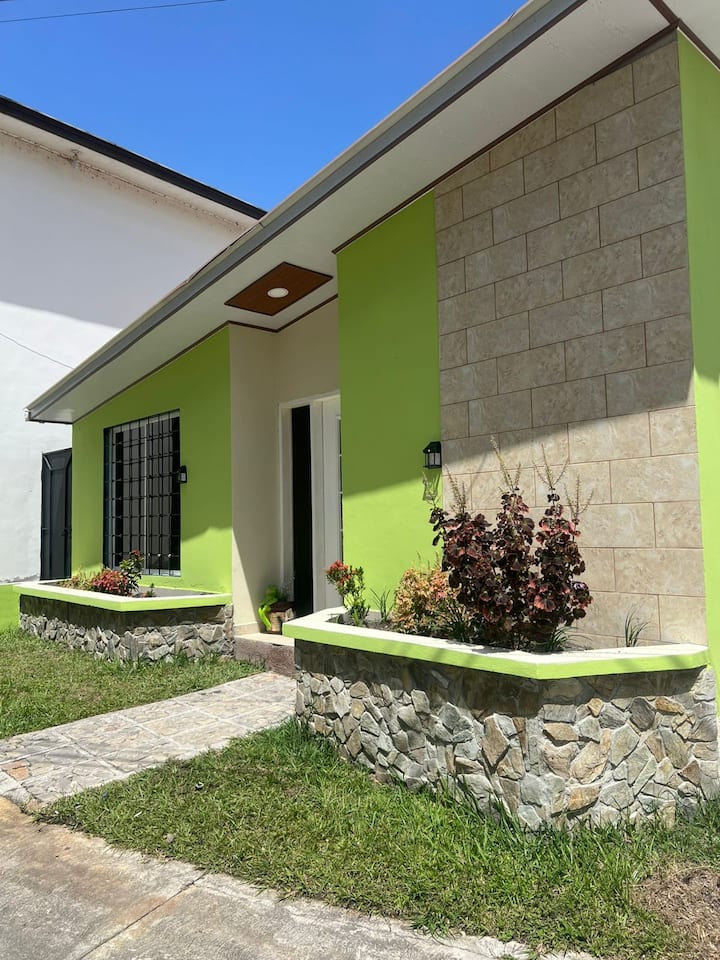 Descansa Como En Casa2
Tenemos Factura Con Cai - Santa Rosa de Copán
