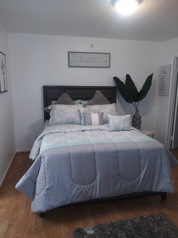 Cozy Home By Airport City Center - Gardena, CA