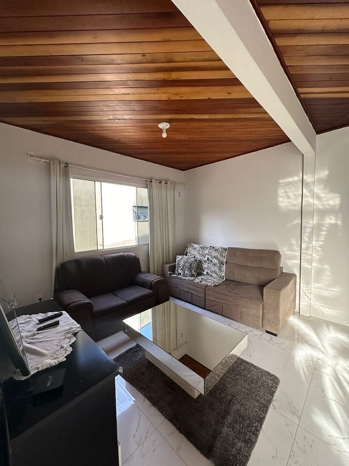 Apto Na  Praia Do Estaleirinho - Itapema