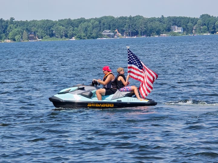 Lake House Private Frontage With Amazing Sunsets - Greenville, MI
