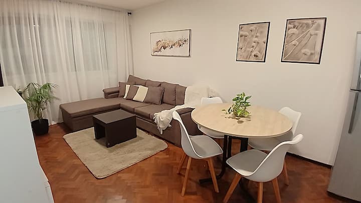 Luminoso, Céntrico, Pequeño, Y Completo! - Córdoba, Argentina