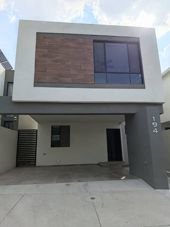 Hermosa Y Confortable En Privado - Saltillo
