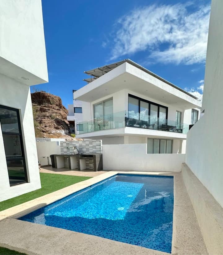 Casa Soléa
Alberca Privada Y Vista Al Mar/wifi/tv - San Carlos Nuevo Guaymas