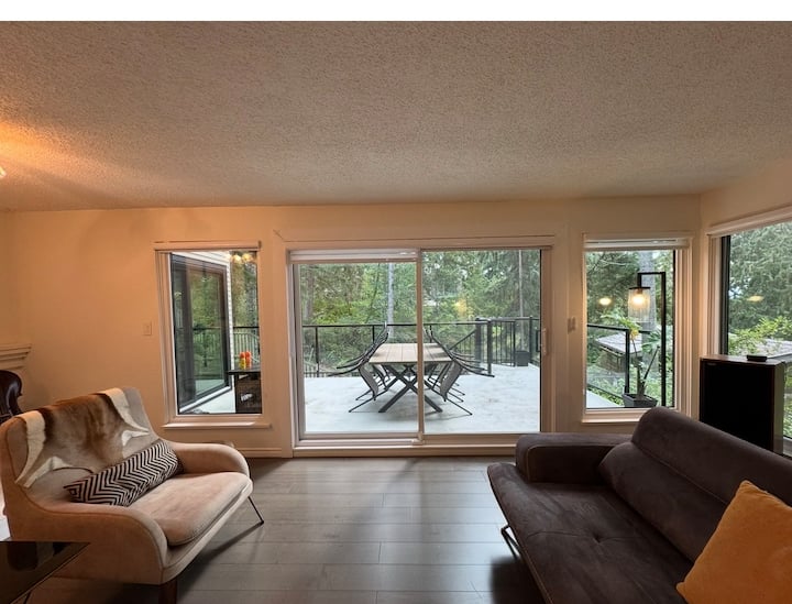 West Coast Modern Retreat | Executive Style - Bowen Island