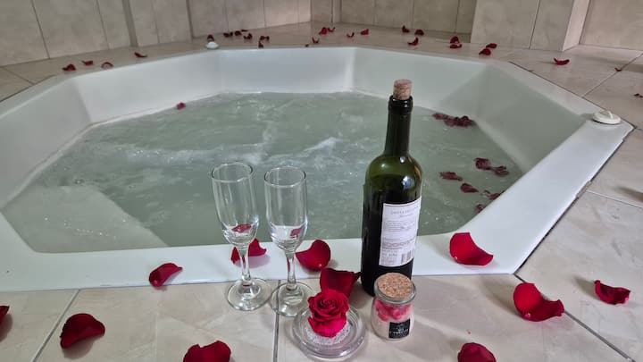 Alojamiento Premium - Jacuzzi Privado - Quito (Ecuador)