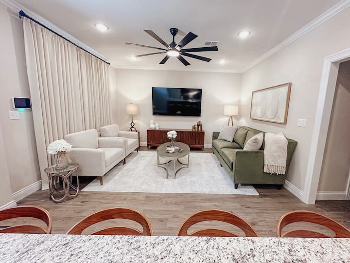 Chic Townhome Near La Tech - Ruston, LA