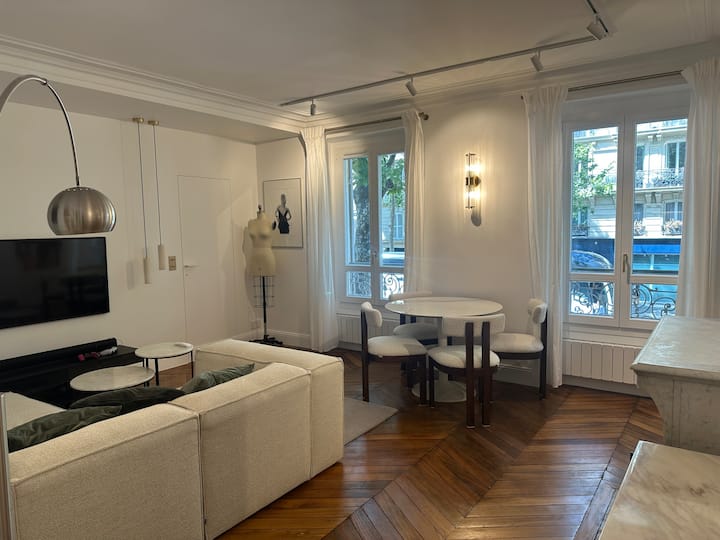 Chambre Dans Appartement De Prestige - Paris