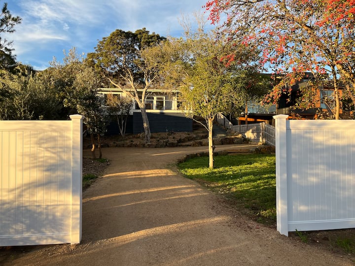 Coastal Calm In Blairgowrie - Portsea