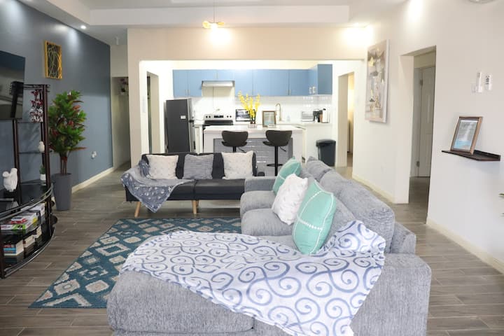 Ochi Luxe Escape - Spacious Home Near Attractions - Ocho Rios