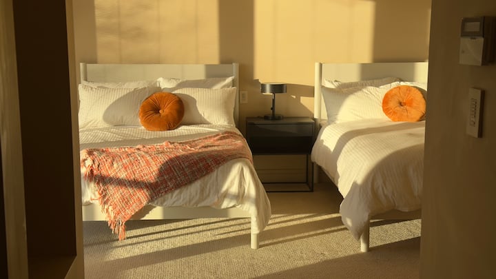 Master Suite · Queen & Full Beds · Private Ensuite - Saanich