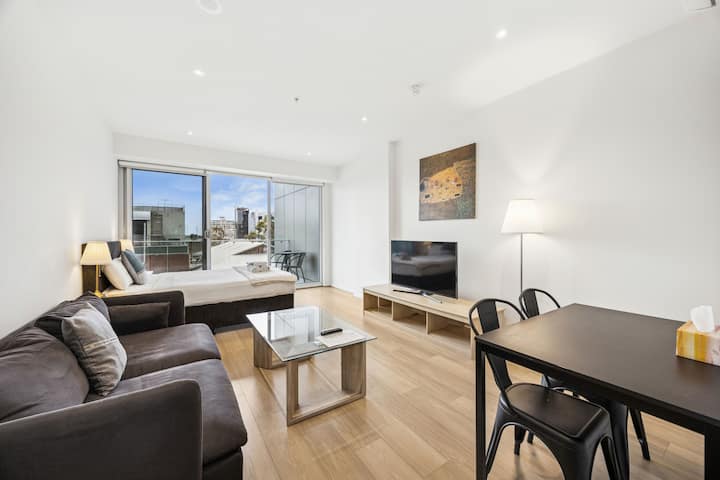 Modern City Studio – Private Kitchen & Bathroom #3 - Adelaide