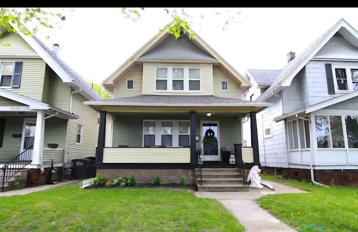 Cozy Corner - Toledo, OH