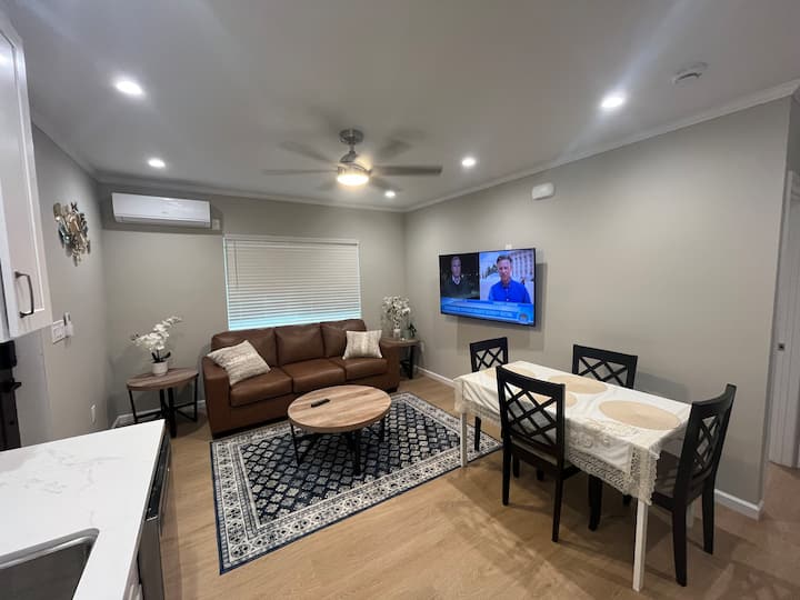Quiet & Modern Torrance Home - Carson, CA
