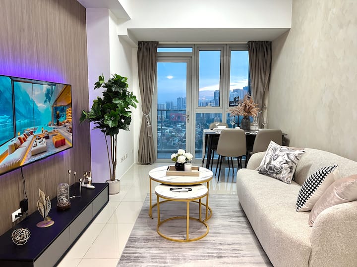 Modern 3br Uptown Parksuites Bgc With Balcony - Taguig