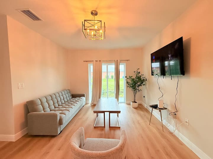 Stylish Comfort In Englewood 3br 2ba, Great Locati - Englewood