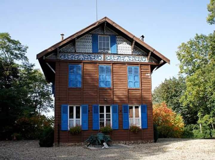 Swiss Chalet 
Chateau Beauvoisin - Jura