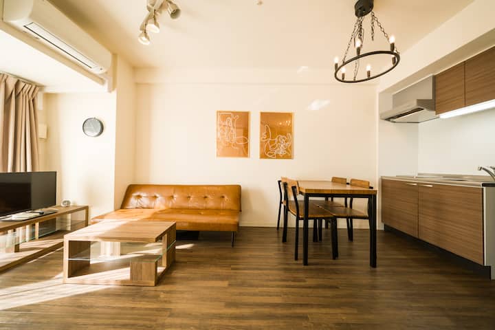 日本橋民泊6b：2室1厅2洗漱1卫1浴/步行可达黑门市场/动漫街/通天阁/靠近日本桥站/关西机场直达 - 梅田