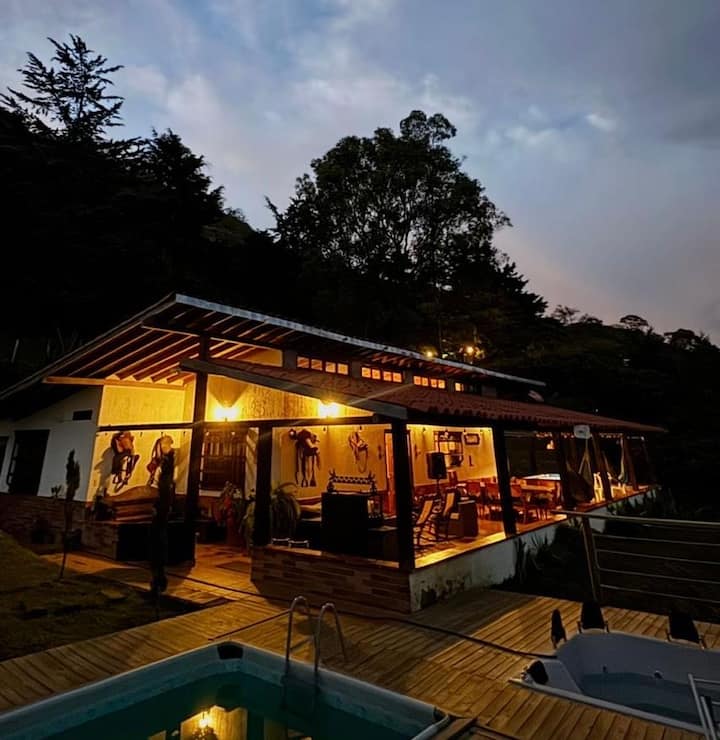 Casa Campestre Con Vista Amedellín/piscina/jacuzzi - Copacabana