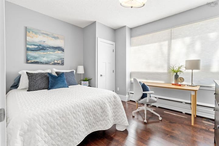 Luxury 2 Bedroom Unit -