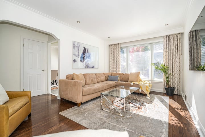 3 Bdrm Central Toronto -Self Check-in, Hi-spd Wifi - Toronto