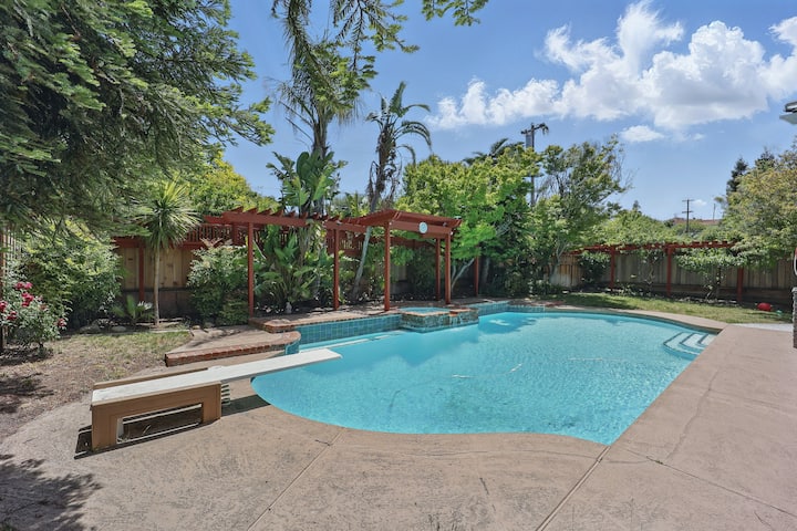 Spacious 4br House | Beautiful Yard + Pool | A/c - San Jose, CA