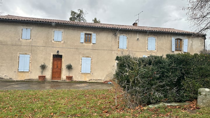 Belle Maison Ancienne Location Uniquement  En Août - Privas