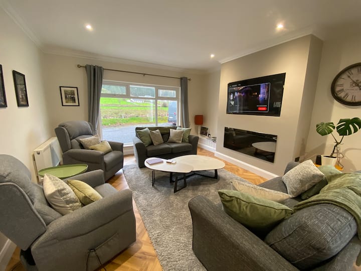 Fab New Renovation, 2km Westport, 3 Bd 3 Bth For 6 - Castlebar