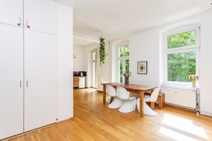 Spacious 92sqm Apartment In Vibrant Prenzlauerberg - Berlin