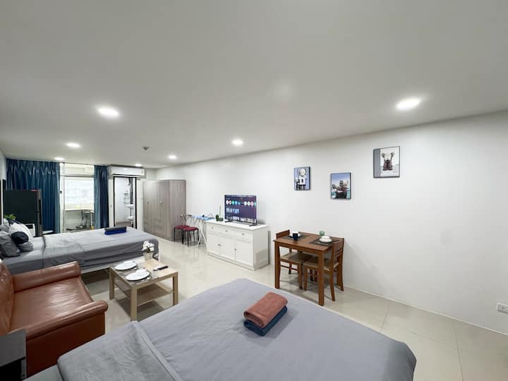 City View | 4 Guests | Great Value Near Bts & Bars - Taling Chan