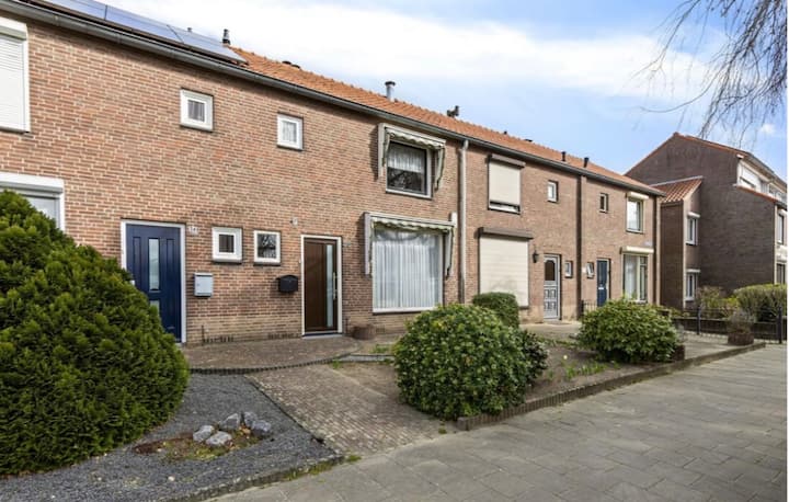 Entire Villa, Free Breakfast, Free Parking - Eindhoven