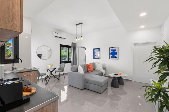 Theon Urban Suites - Steps To Old Town Paphos 1bd - Pafos