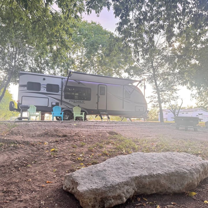 Ztx Ranch: A Riverfront Glamping - San Marcos, TX