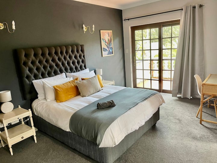 The Upper Flat At The Georgian - George