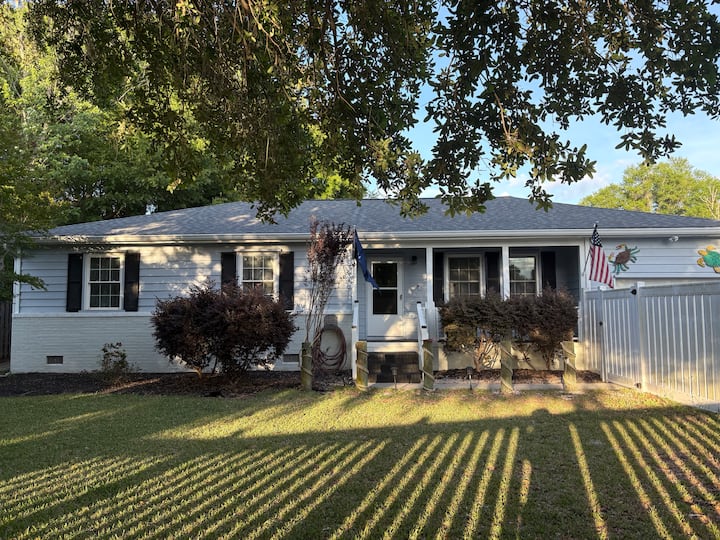 •	Cozy Inlet Home Just Minutes From The Marshwalk! - Murrells Inlet, SC