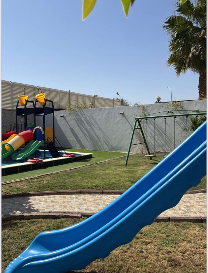 Farm House With Kids Pool& Play Ground & Outdoor - Medina, Saudi Arabia