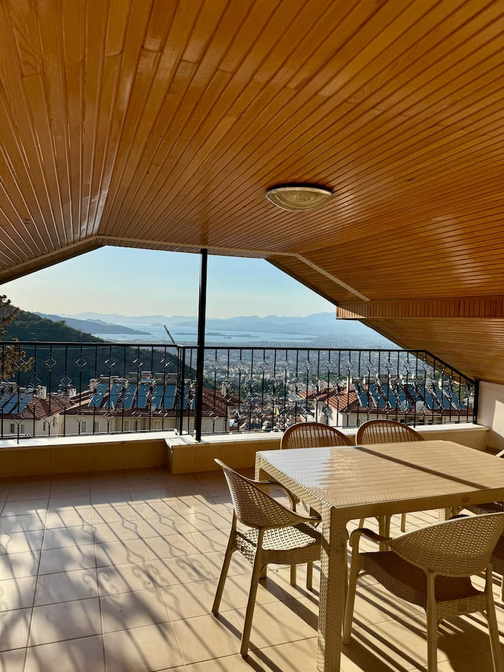 Deniz Manzaralı çAtı Katı - Ölüdeniz