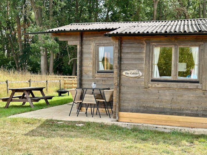 Cabin By The Lake Cotswold Farm - コッツウォルズ