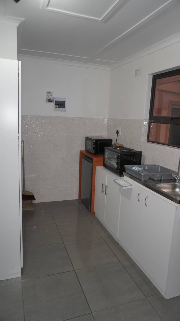 Simple & Cozy Separate Entrance - Parklands