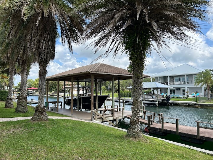 Palm Island Paradise - Crystal River, FL