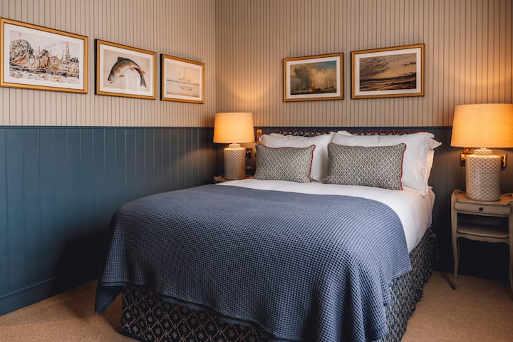 A Snug Room At The Ropemaker - Emsworth