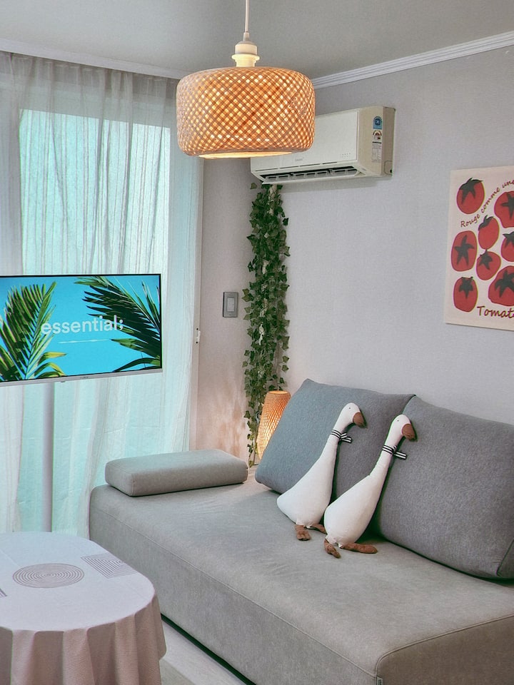 서울 강남/논현역 신논현역 학동역/2룸.7인실/올리브영 다이소/코엑스 가로수길 - Seoul