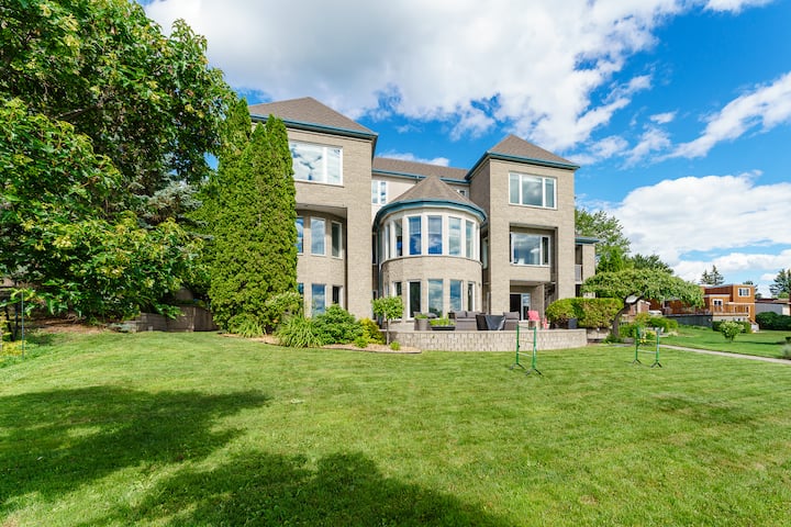 Luxury Ramsey Lake Retreat | Sauna & Sunset Dock - Greater Sudbury