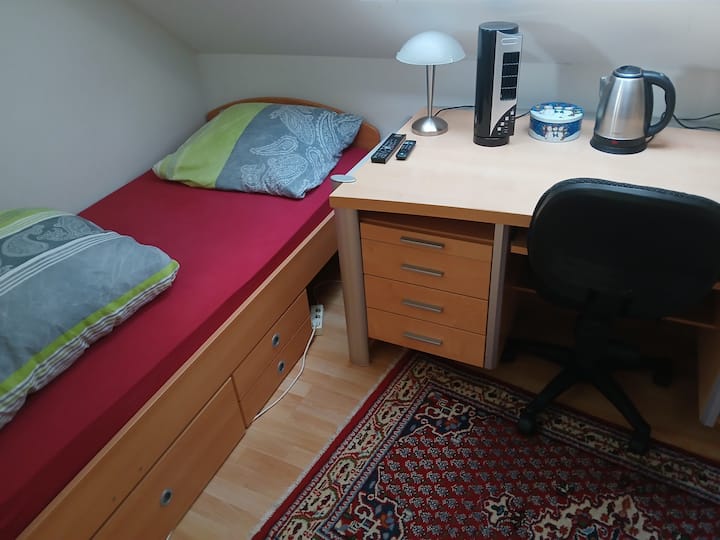 Apartment Mit Dachschräge, Bad, Toilette, 30m² - Hagen